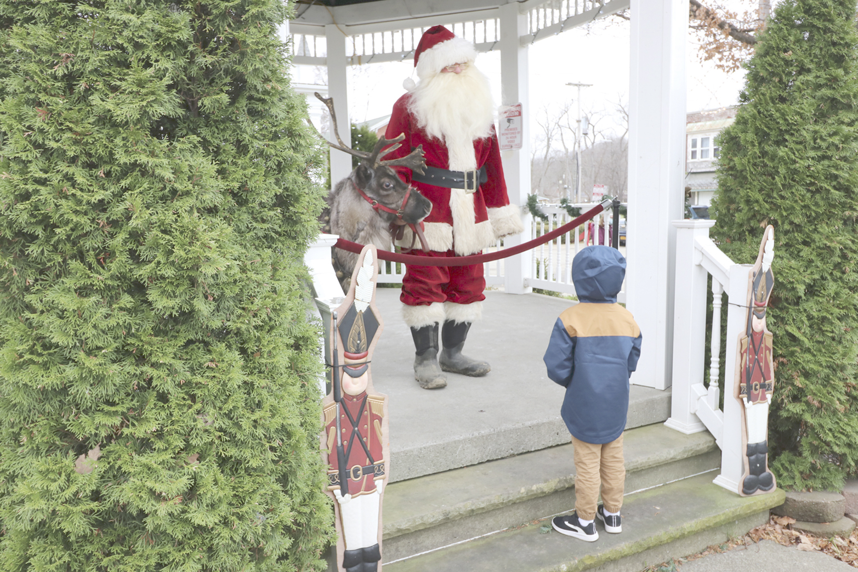 Santa makes appearances during unusual holiday season | News, Sports ...